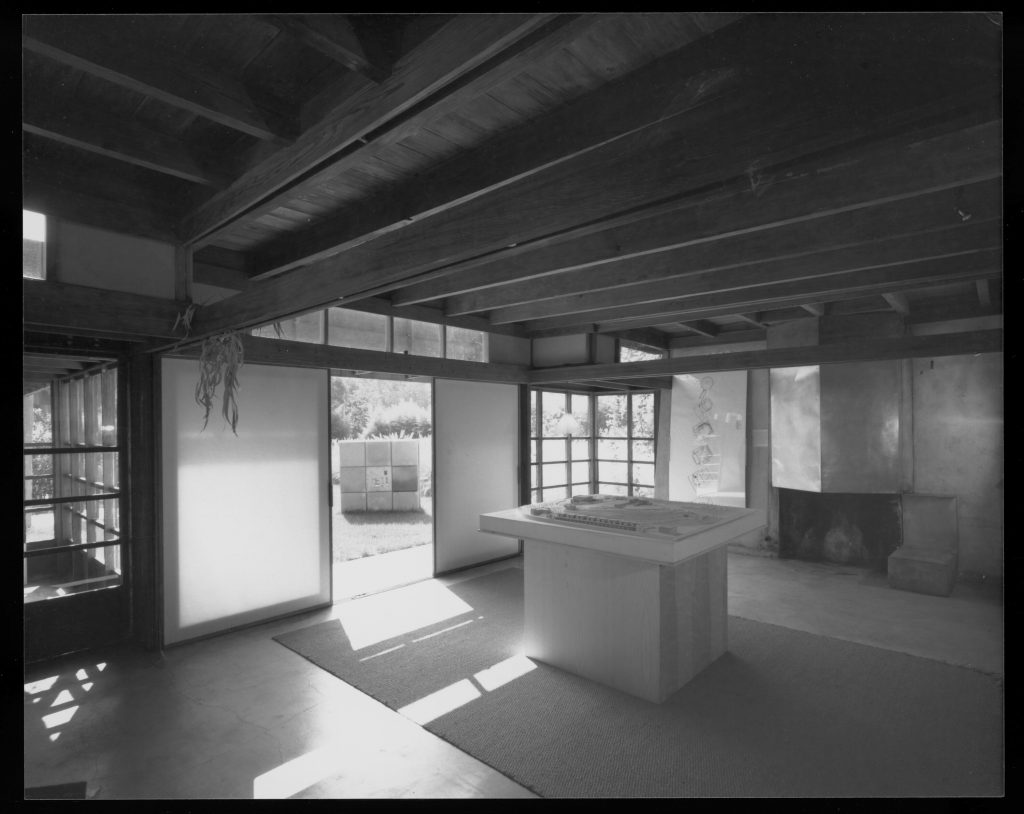 The horizontal sliding glass window/wall in the 20th century, a long ...