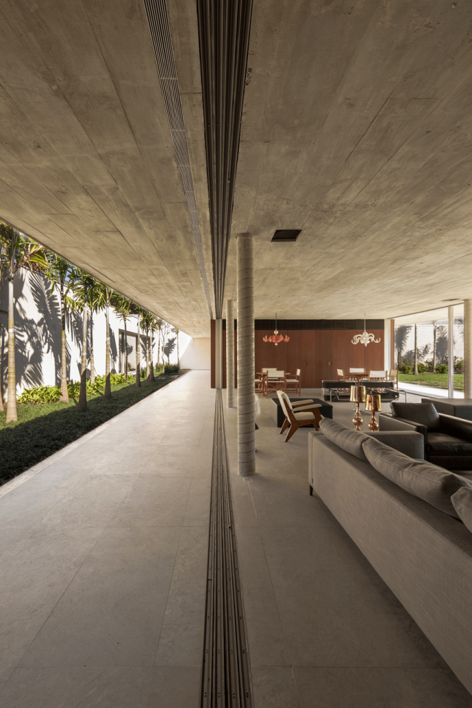 LC House - Building Views